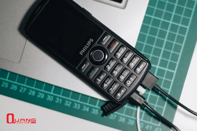 Philips E218 Xách Tay Nga, Pin Trâu chờ 5 Tháng